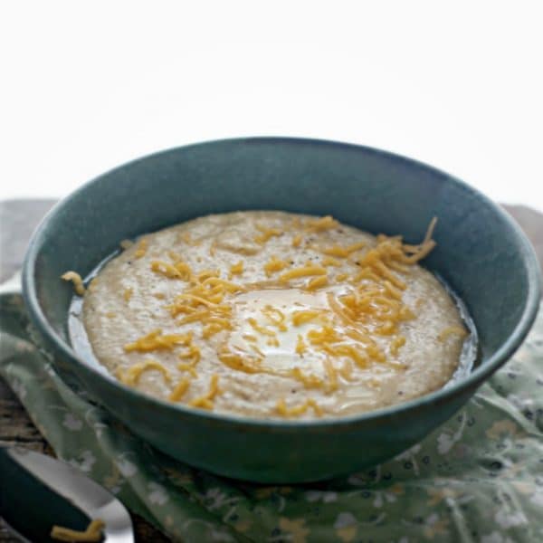 Southern Creamy Cheese Grits • Loaves and Dishes