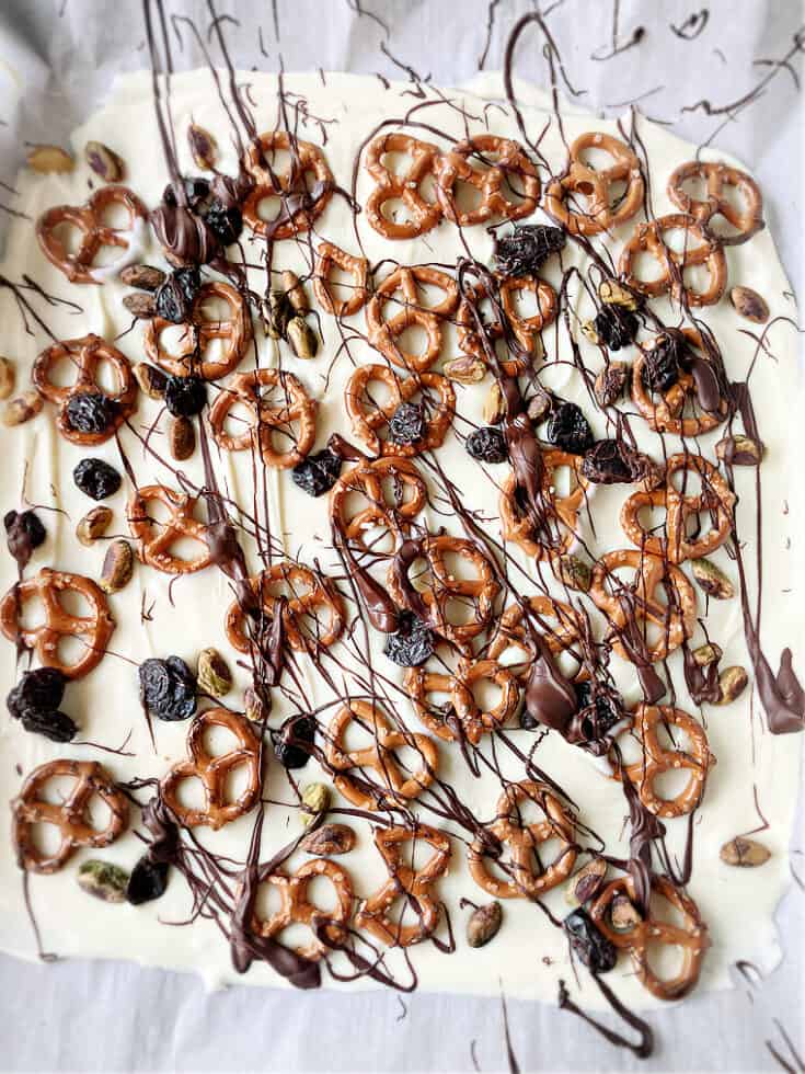 10 min. • Easy Christmas Candy Bark • Loaves and Dishes