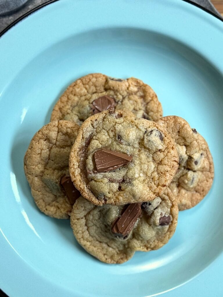 Thin and Chewy Chocolate Chip Cookie Recipe • Loaves and Dishes